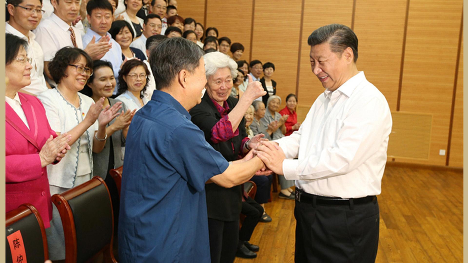 Председатель КНР Си Цзиньпин поздравил педагогов страны с Днем учителя Cgtn на русском